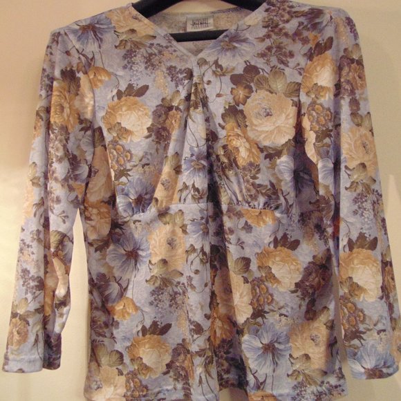 jason maxwell | Tops | Jason Maxwell Womans Floral Blouse Medium | Poshmark